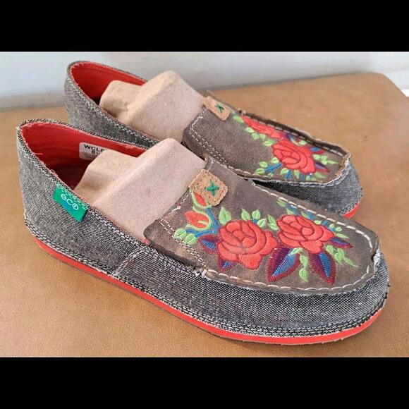 Twisted X | Shoes | Twisted X Women Eco Twx Size 85m Mocs Embroidered ...